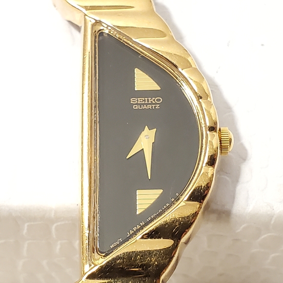 Seiko | Accessories | Vintage Seiko Half Moon Womens Quartz Watch ...
